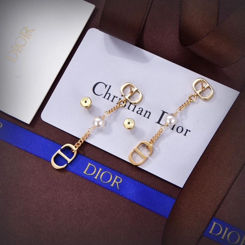 Accurate model Christian Dior Earrings