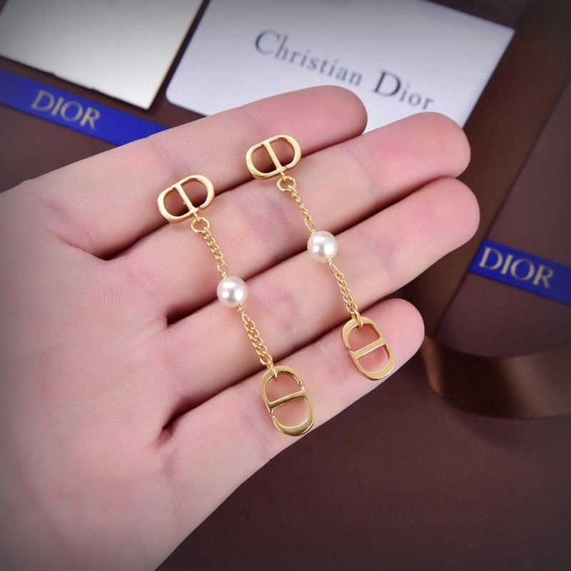 Accurate model Christian Dior Earrings