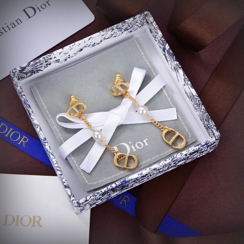 Accurate model Christian Dior Earrings