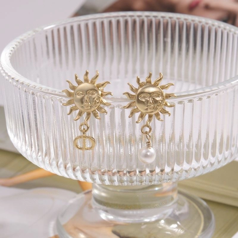Low-cost Christian Dior Earrings