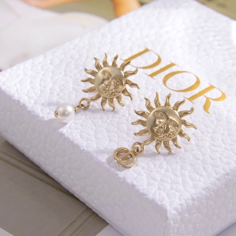 Low-cost Christian Dior Earrings