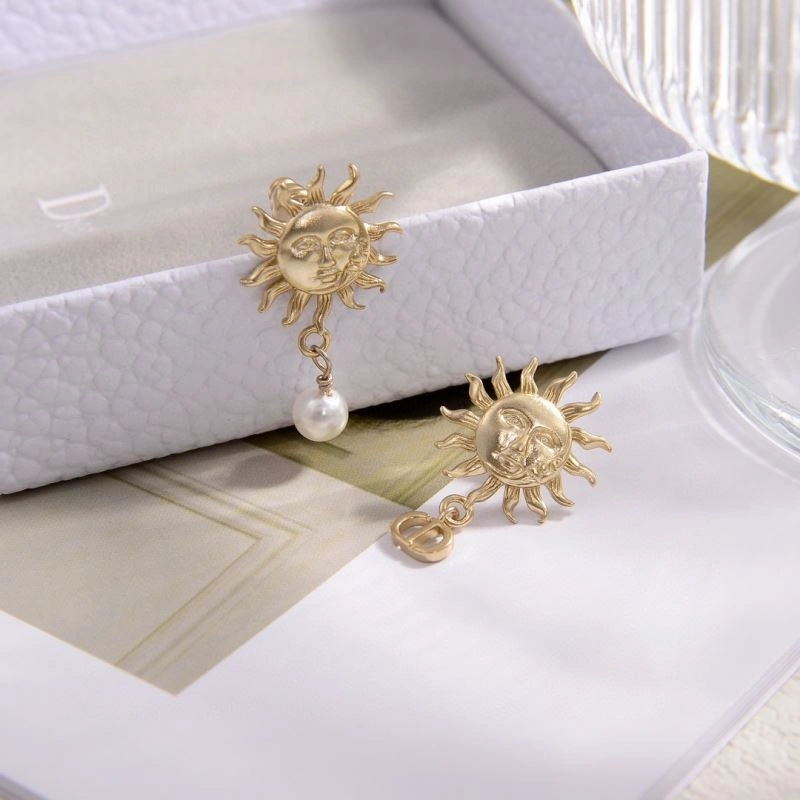 Low-cost Christian Dior Earrings