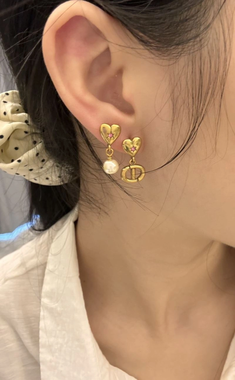 Legit Christian Dior Earrings