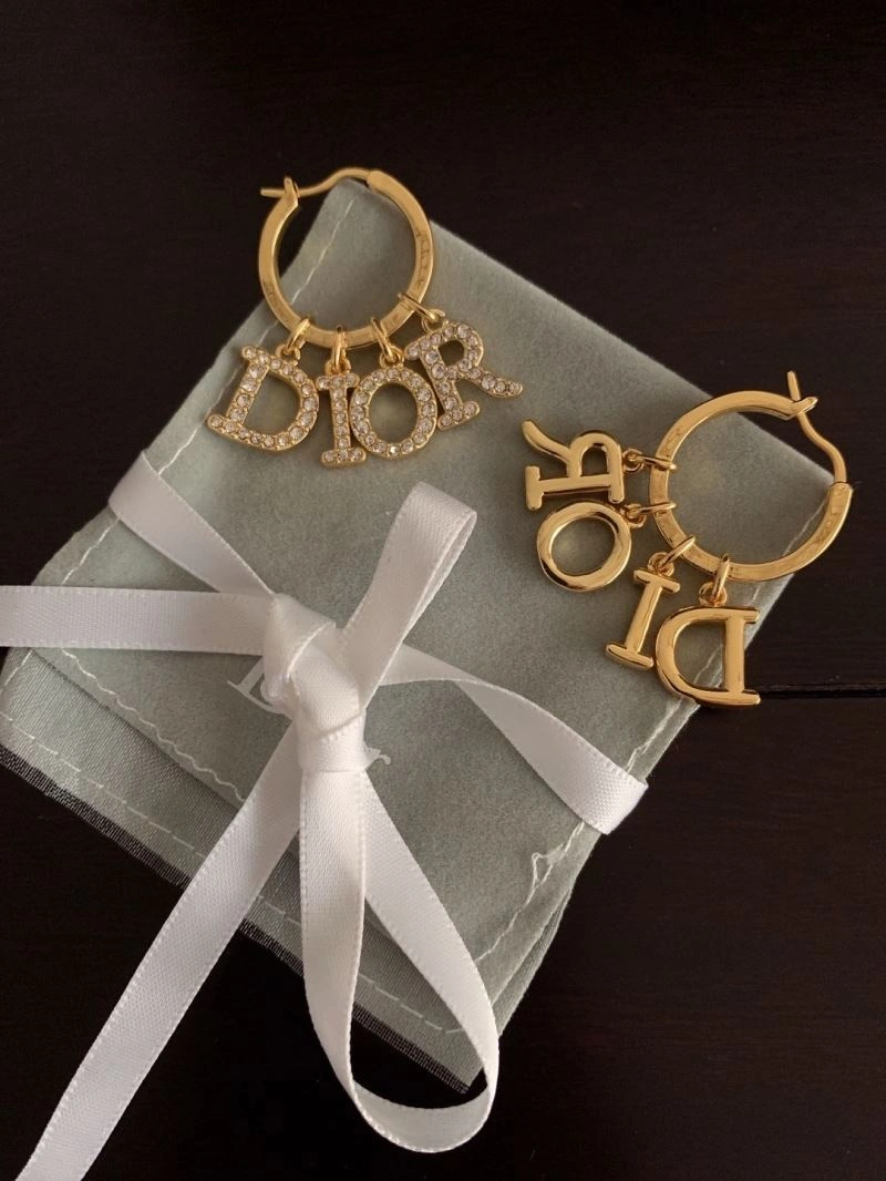 Accurate model Christian Dior Earrings