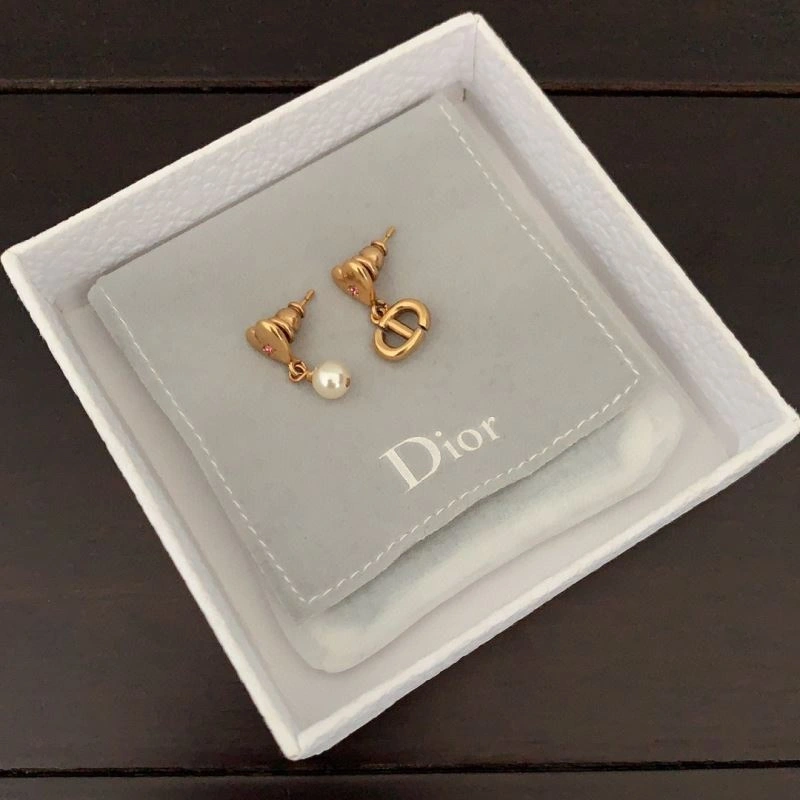Bargain Christian Dior Earrings