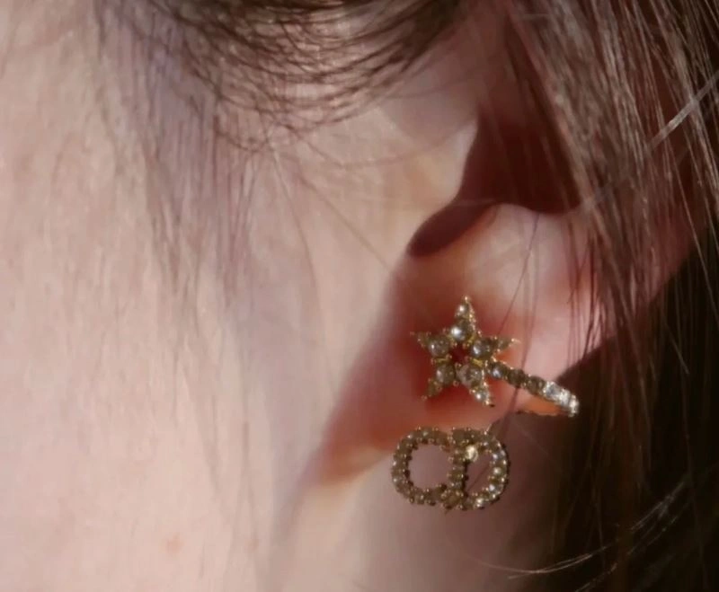 Legit Christian Dior Earrings