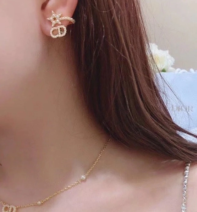 Legit Christian Dior Earrings