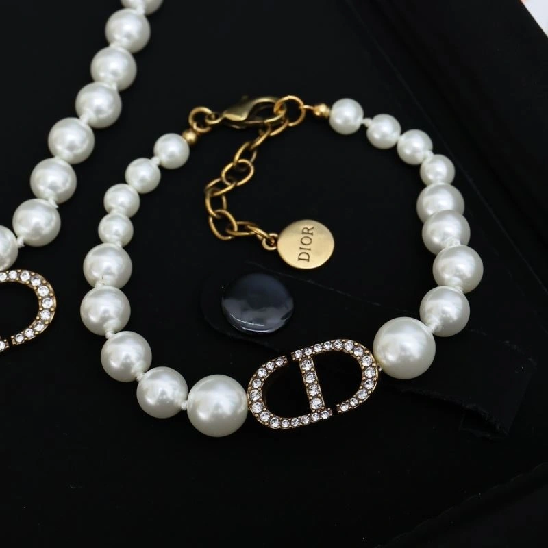 Bargain Christian Dior Earrings