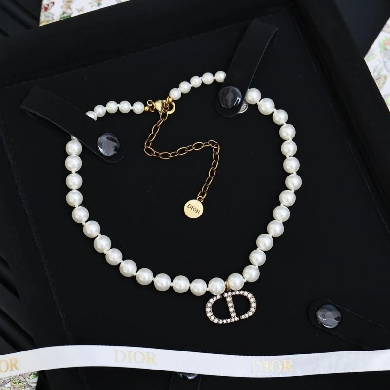 Bargain Christian Dior Earrings