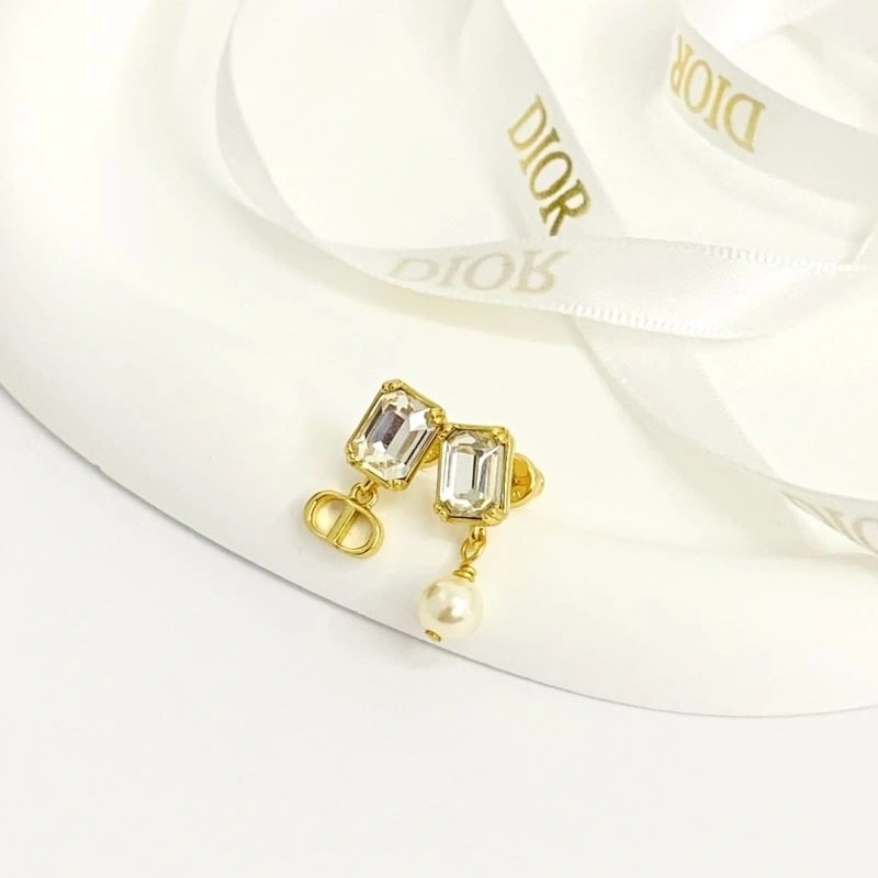 Low-cost Christian Dior Earrings