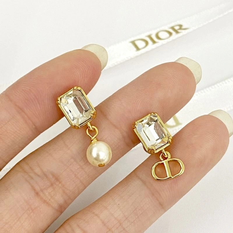 Low-cost Christian Dior Earrings