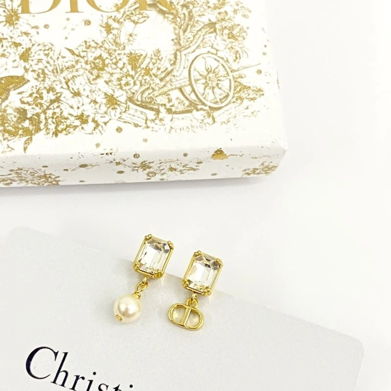 Low-cost Christian Dior Earrings