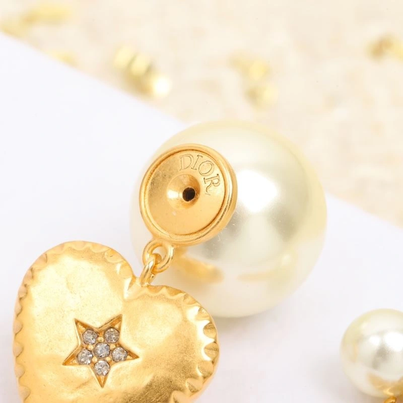 Accurate model Christian Dior Earrings