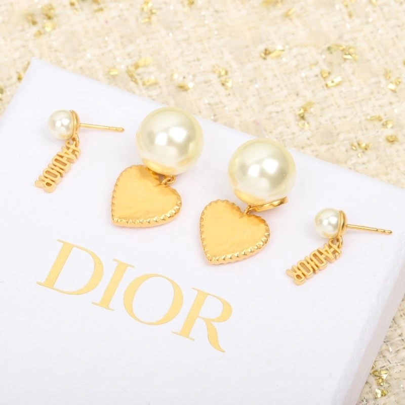 Accurate model Christian Dior Earrings