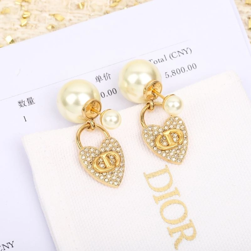 Top match Christian Dior Earrings