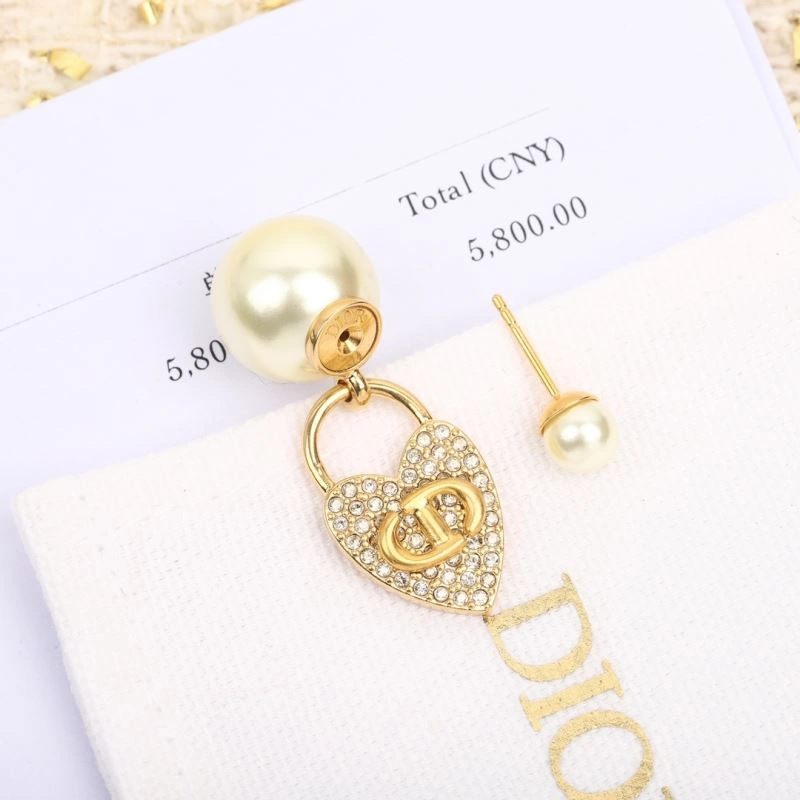 Top match Christian Dior Earrings