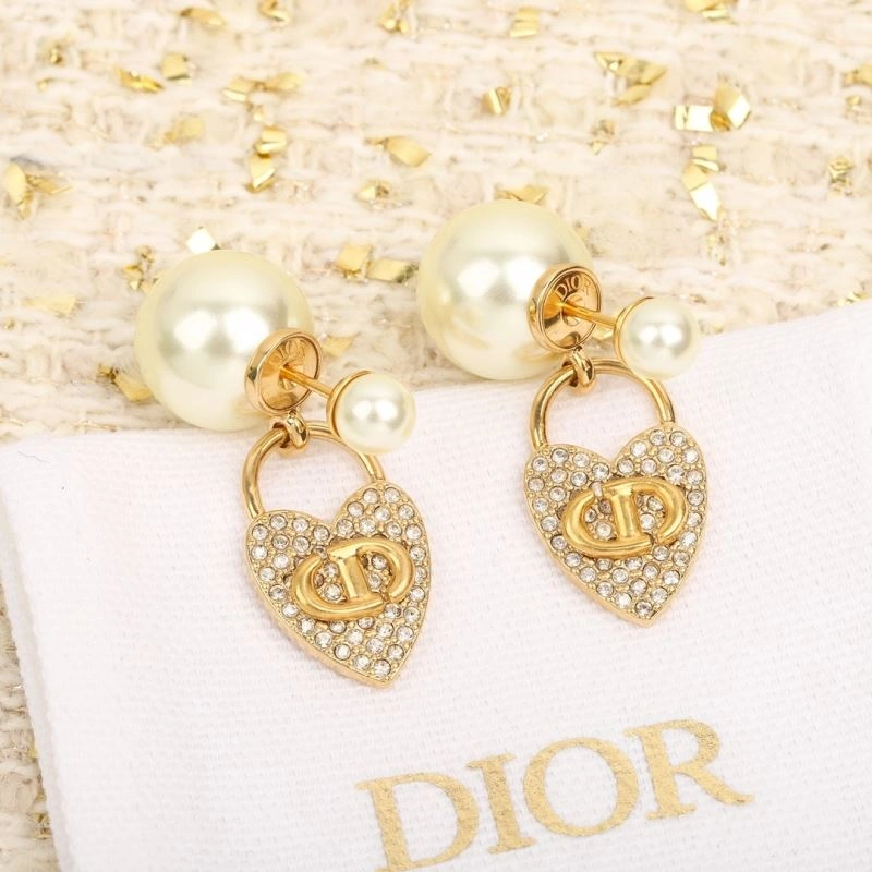 Top match Christian Dior Earrings