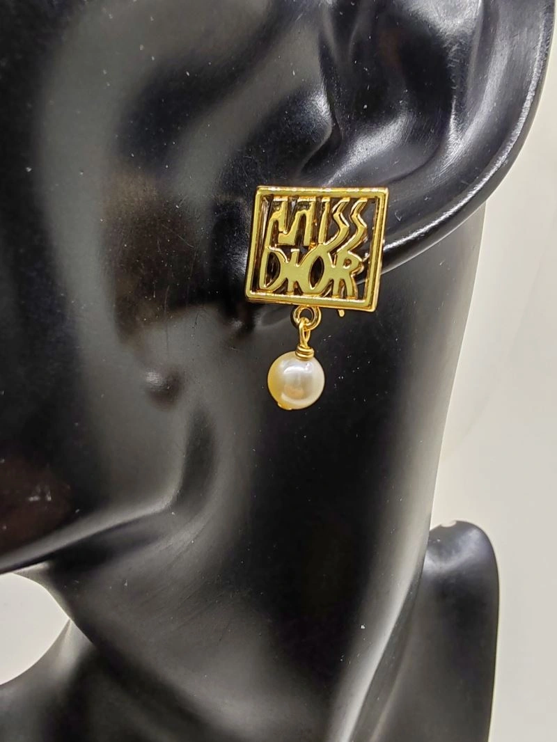 Bargain Christian Dior Earrings