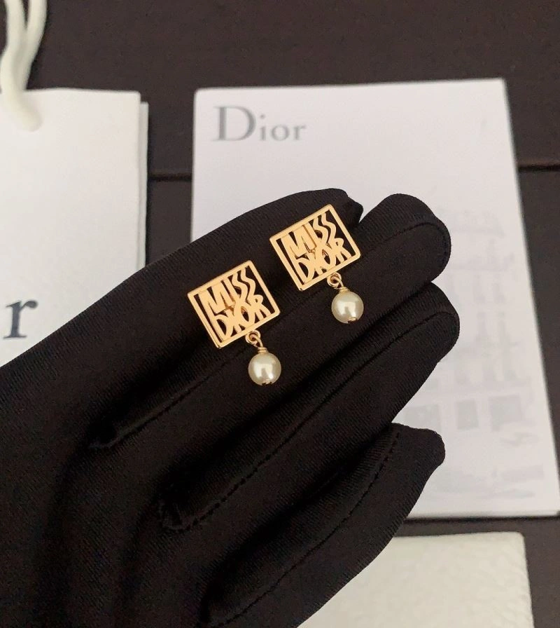Bargain Christian Dior Earrings