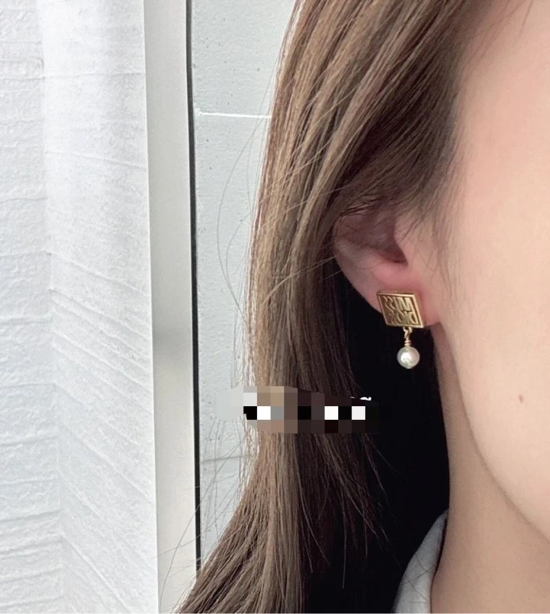Affordable Christian Dior Earrings