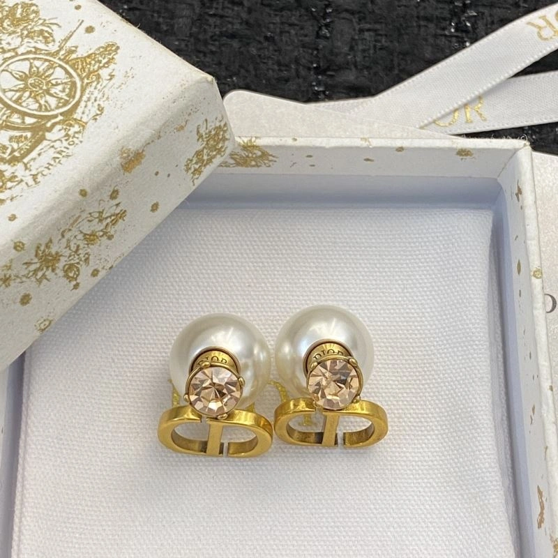 Top match Christian Dior Earrings