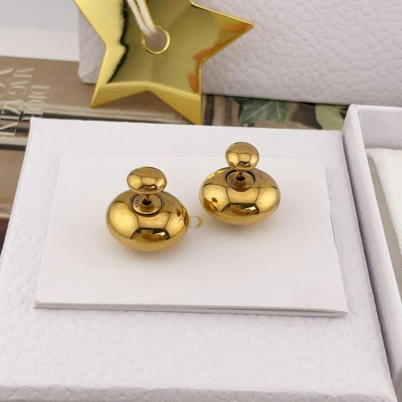 Top match Christian Dior Earrings