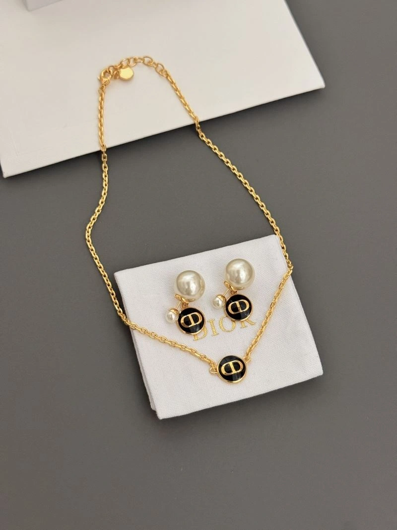 High accuracy Christian Dior Earrings