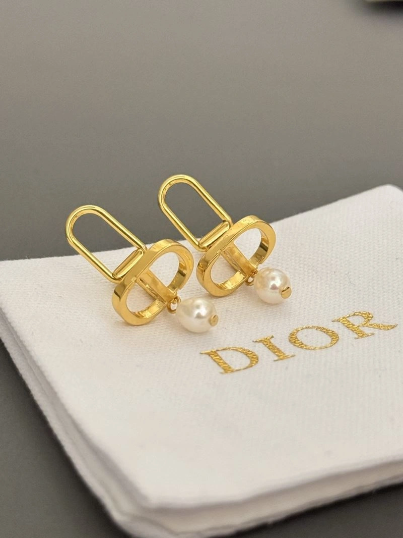 Top match Christian Dior Earrings