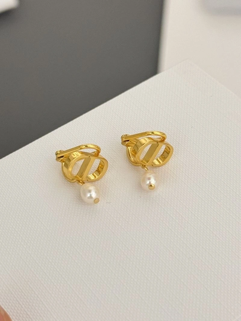 Top match Christian Dior Earrings