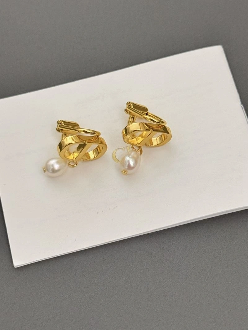 Top match Christian Dior Earrings