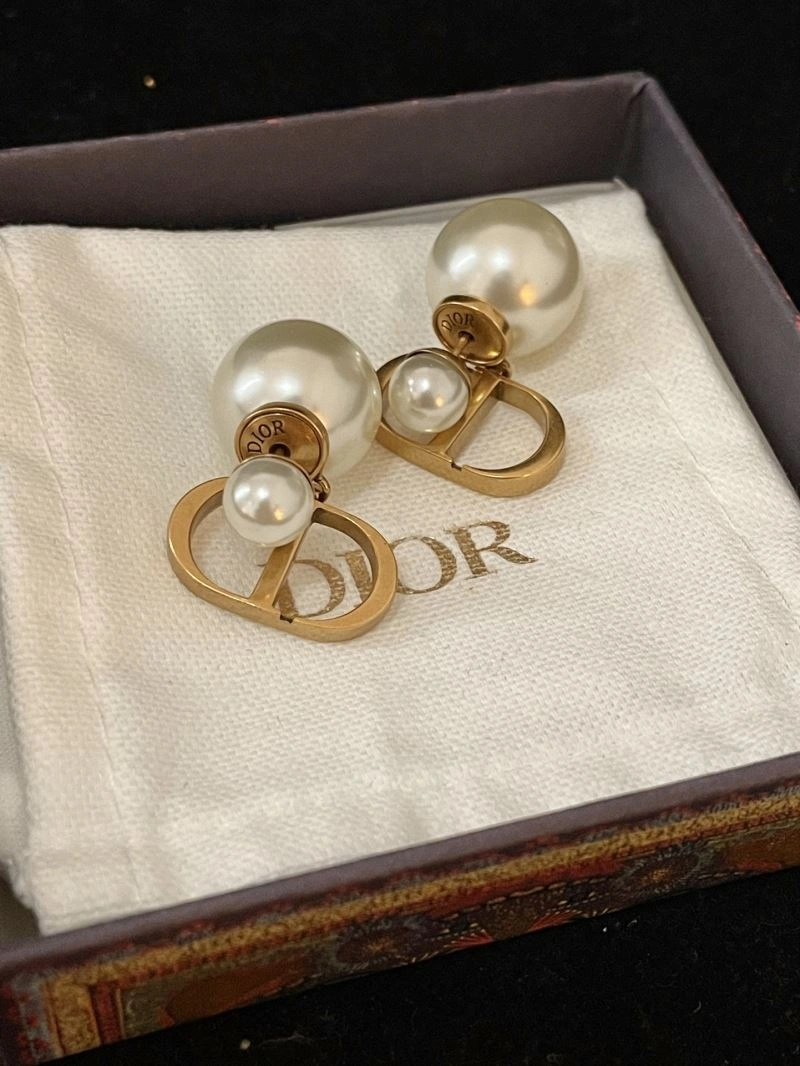 Legit Christian Dior Earrings
