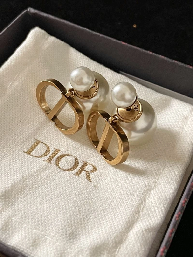 Legit Christian Dior Earrings