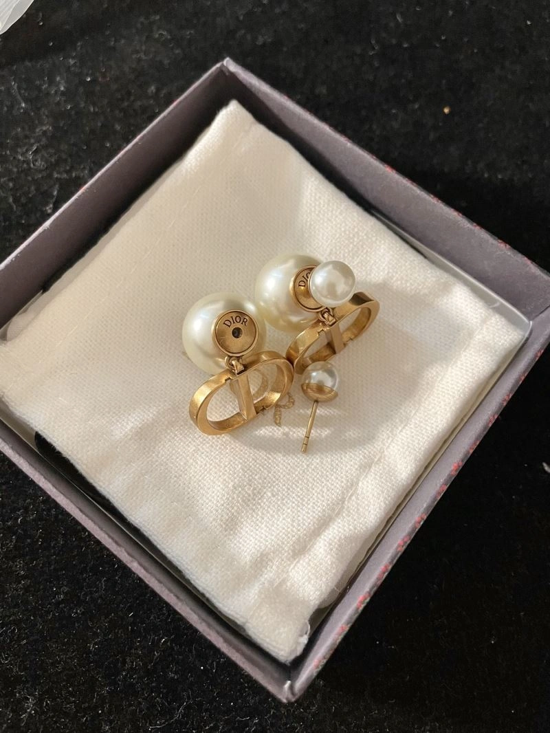 Legit Christian Dior Earrings