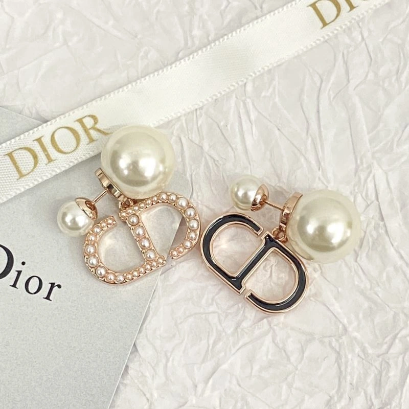 Top match Christian Dior Earrings