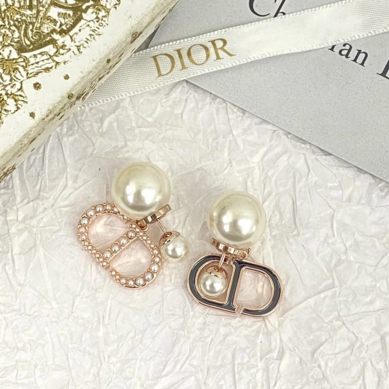 Top match Christian Dior Earrings