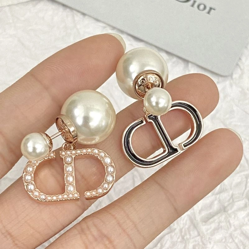 Top match Christian Dior Earrings