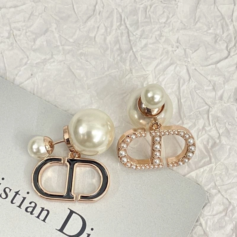 Top match Christian Dior Earrings