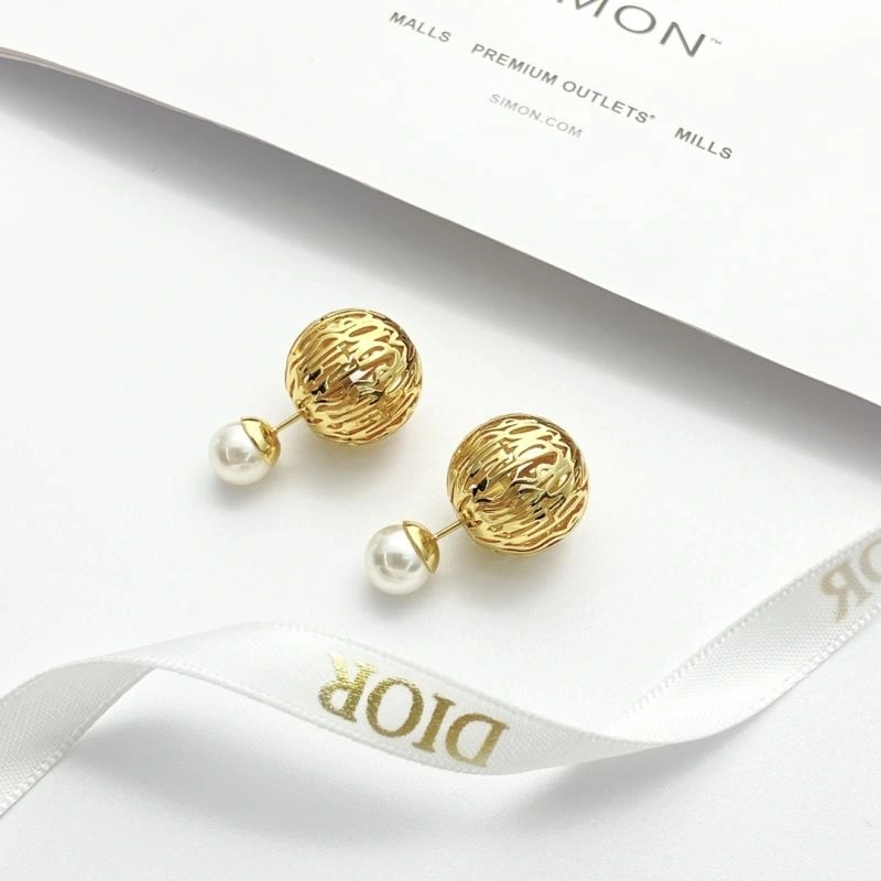 Top match Christian Dior Earrings