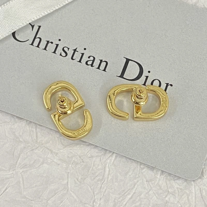 Top match Christian Dior Earrings