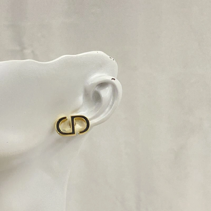 Top match Christian Dior Earrings