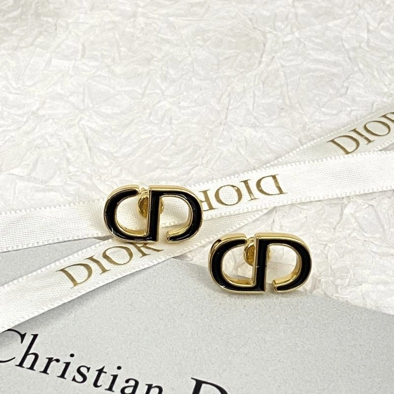 Top match Christian Dior Earrings