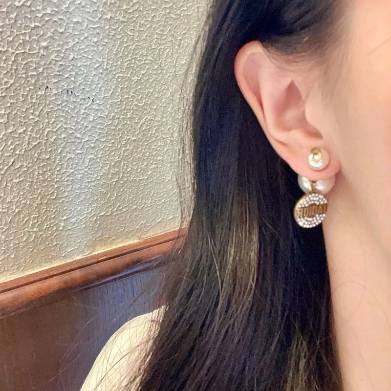 Low-cost Christian Dior Earrings