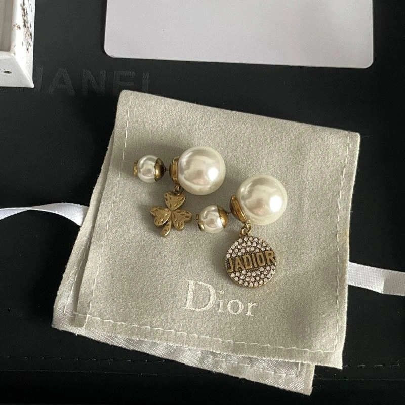 Low-cost Christian Dior Earrings