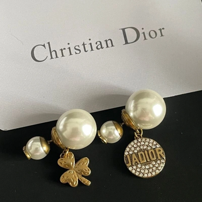 Low-cost Christian Dior Earrings
