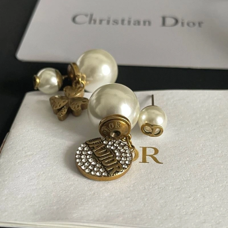 Low-cost Christian Dior Earrings