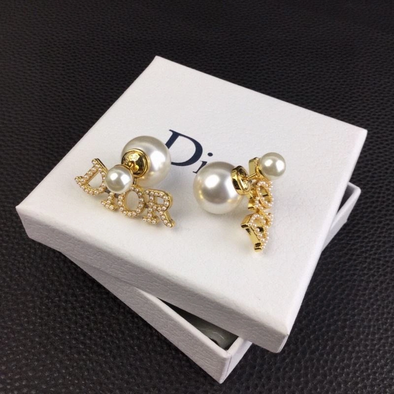 Low-cost Christian Dior Earrings