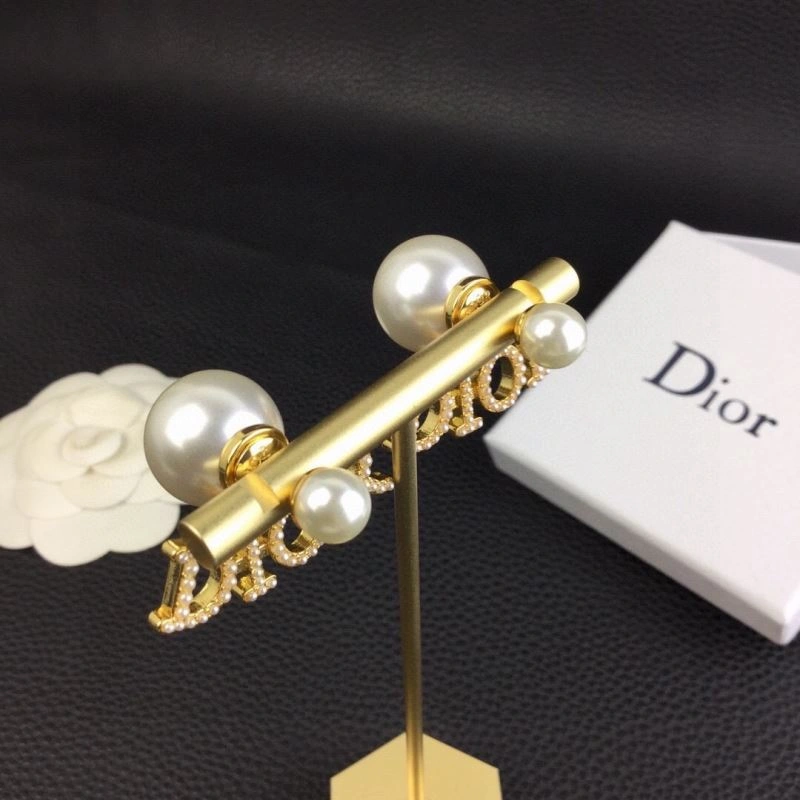 Low-cost Christian Dior Earrings