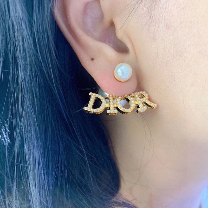 Low-cost Christian Dior Earrings