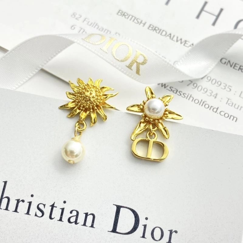 Indistinguishable Christian Dior Earrings