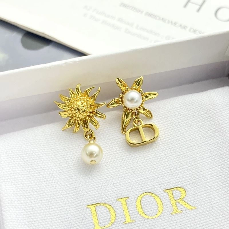Indistinguishable Christian Dior Earrings